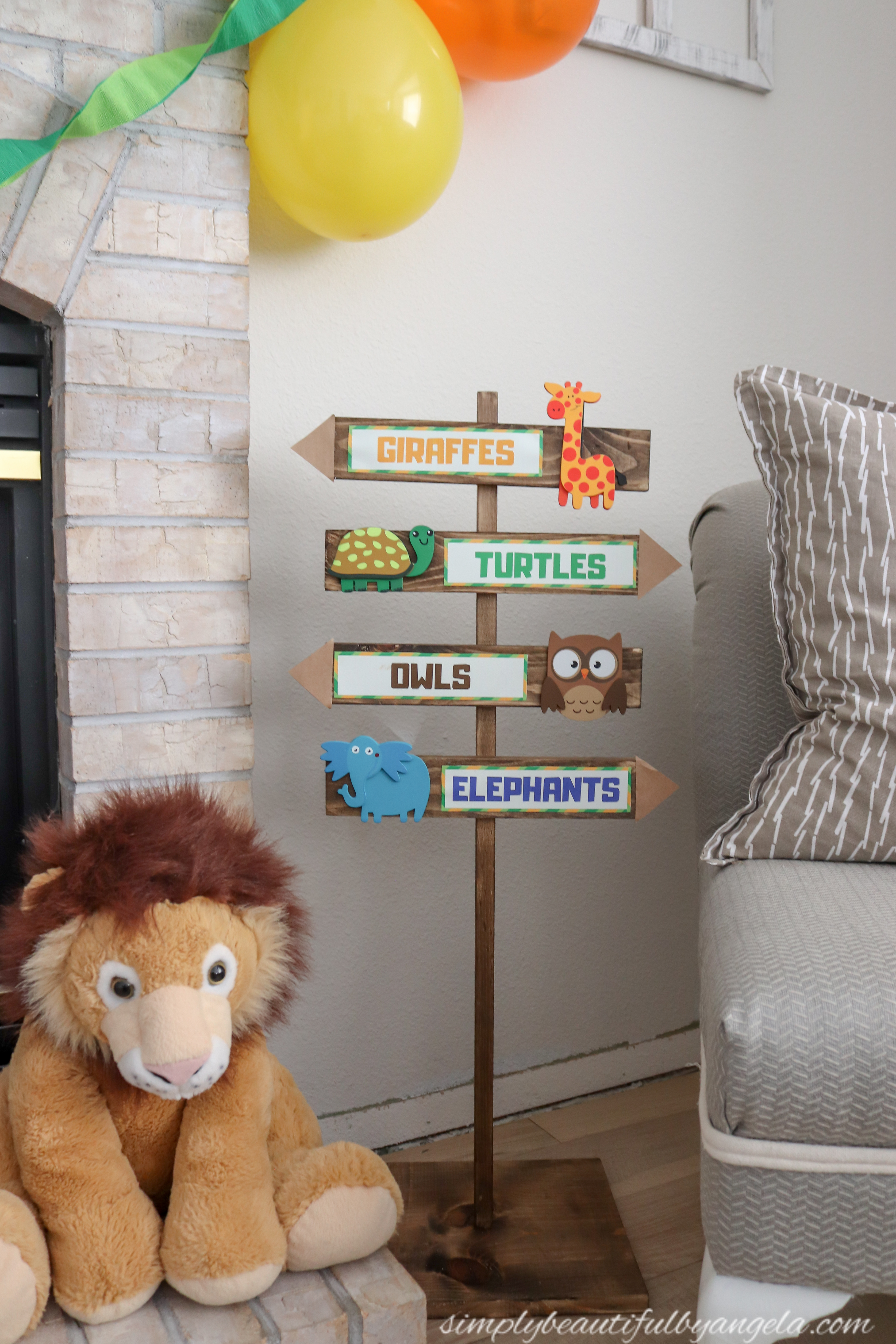 DIY Zoo Jungle Safari Animal Themed Birthday Party-3